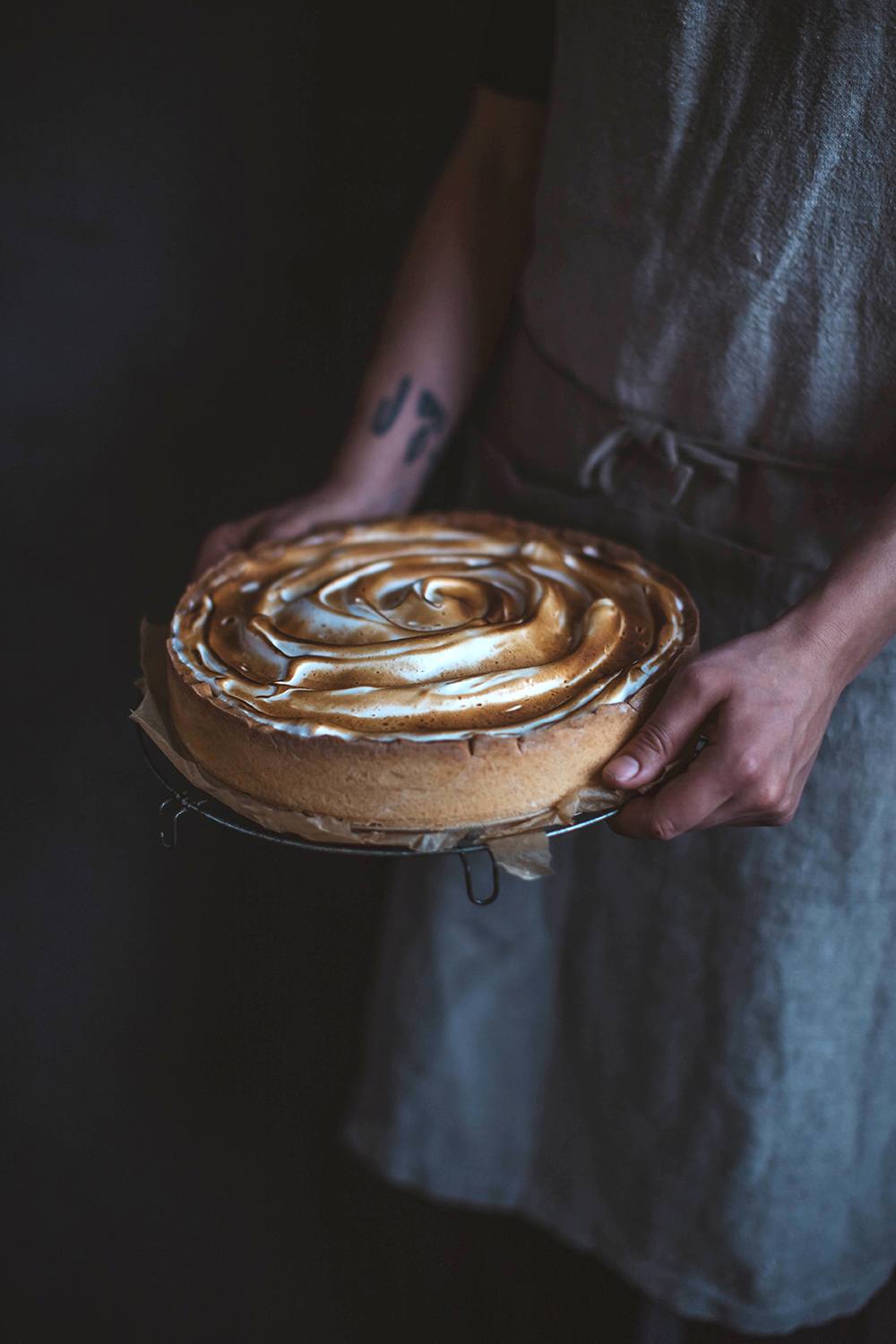 Gluten-free Quince Cheesecake with Meringue and a shooting for Canon ...