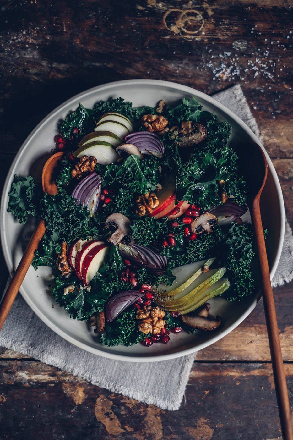 Kale Salad, Beetroot Soup and the new Vegetarian Cookbook from EDEKA ...