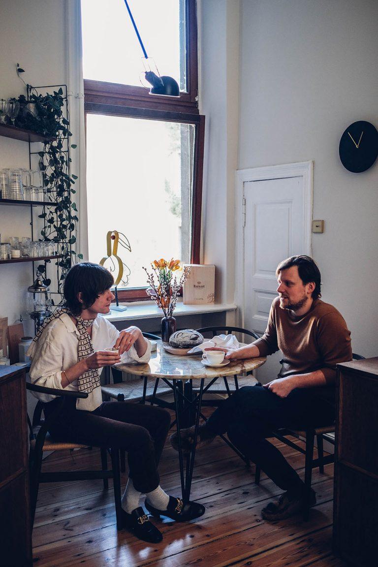 Schauen Sie Sich Um Zu Besuch Bei Tim Labenda Und Hannes Krause In Berlin