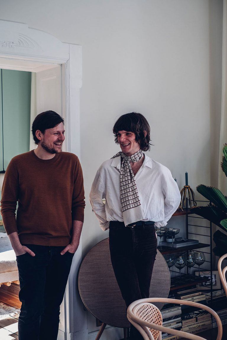 Schauen Sie Sich Um Zu Besuch Bei Tim Labenda Und Hannes Krause In Berlin