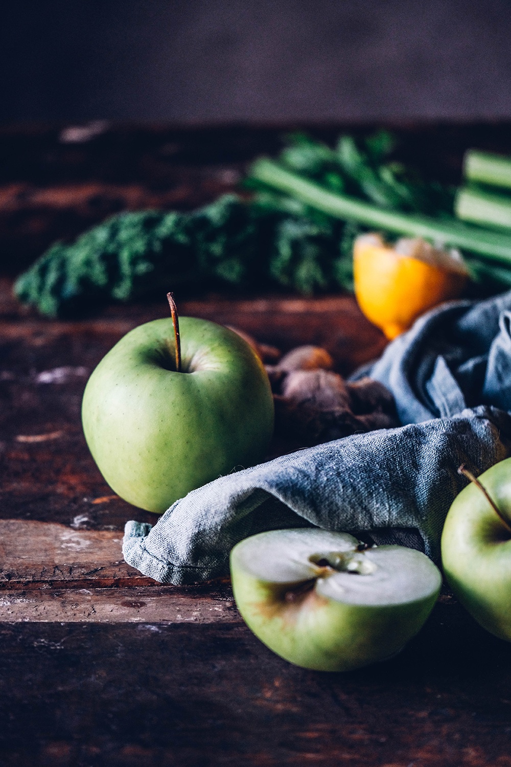 Superfood Cocktails with Kale und Turmeric - Our Food Stories