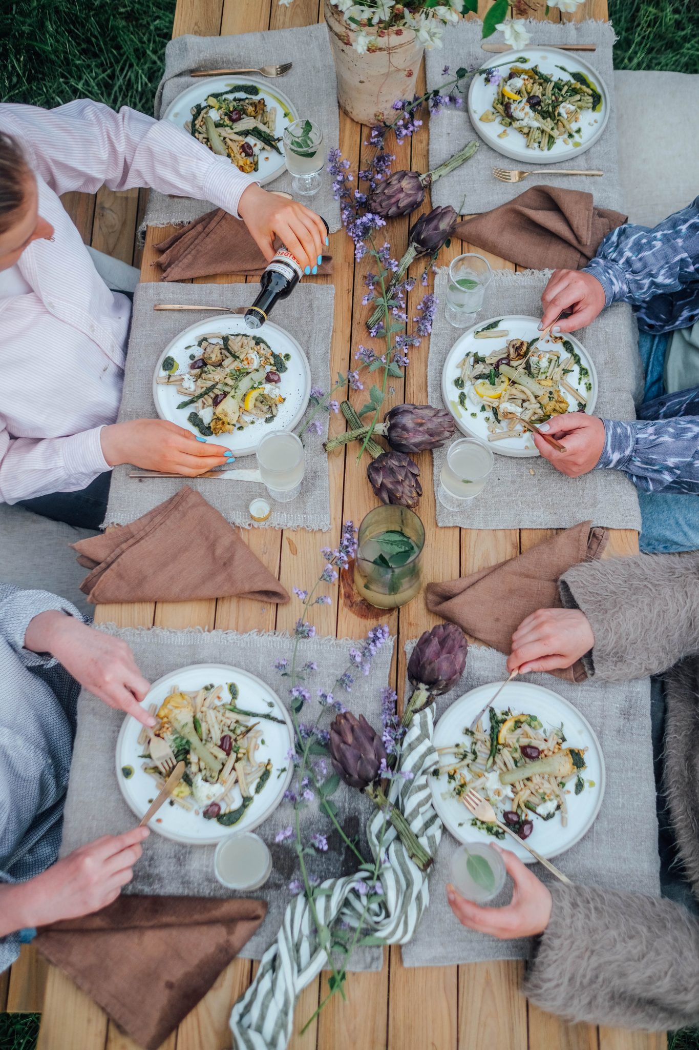 A Summer Gathering in the Garden & a summery Artichoke Pasta Salad ...