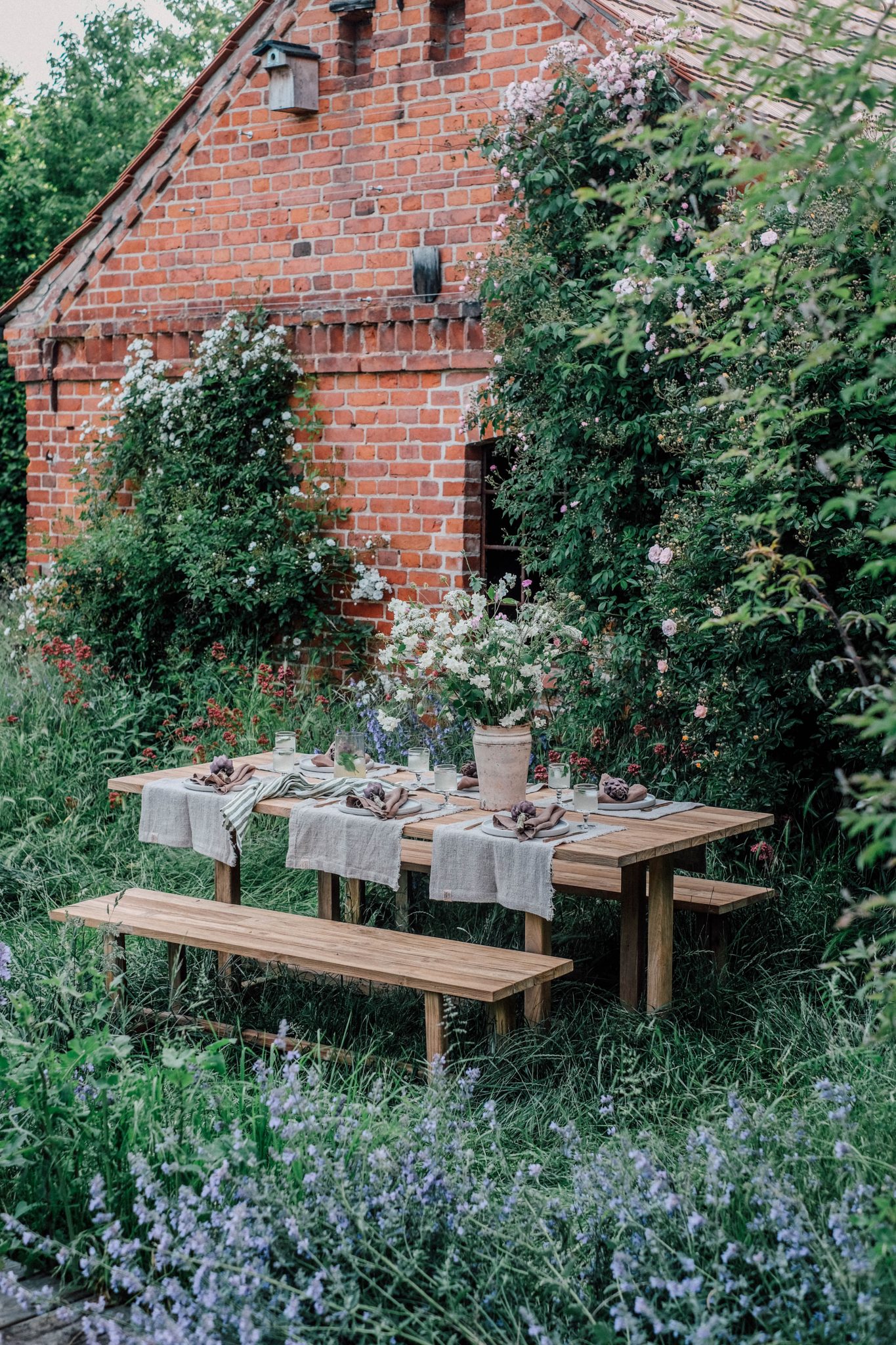 A Summer Gathering in the Garden & a summery Artichoke Pasta Salad ...